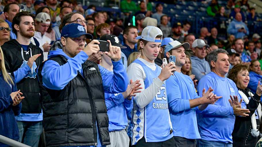 UNC fan hilariously trolls Duke fans during AEW pay-per-view