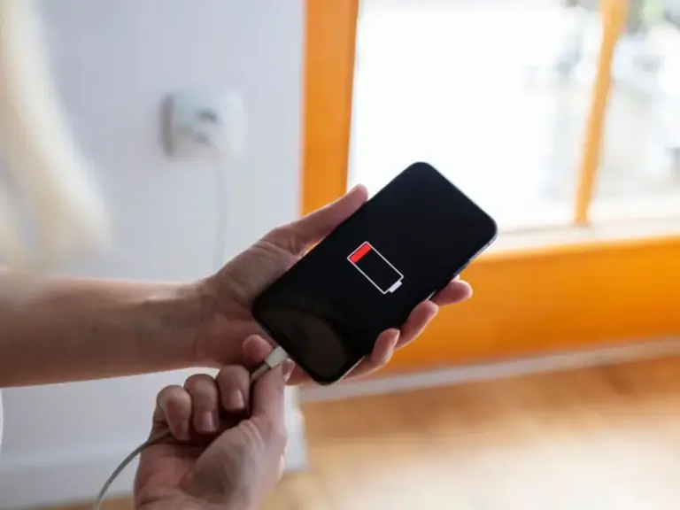 ¿Cuál es el botón que duplica la batería de tu celular y cómo puedes activarlo?