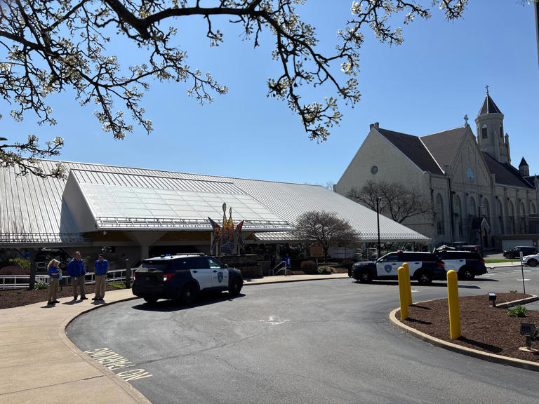 Update: Stark Library evacuated after report of man with a gun inside ...