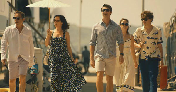 4 Charts That Prove The White Lotus Effect Is Real