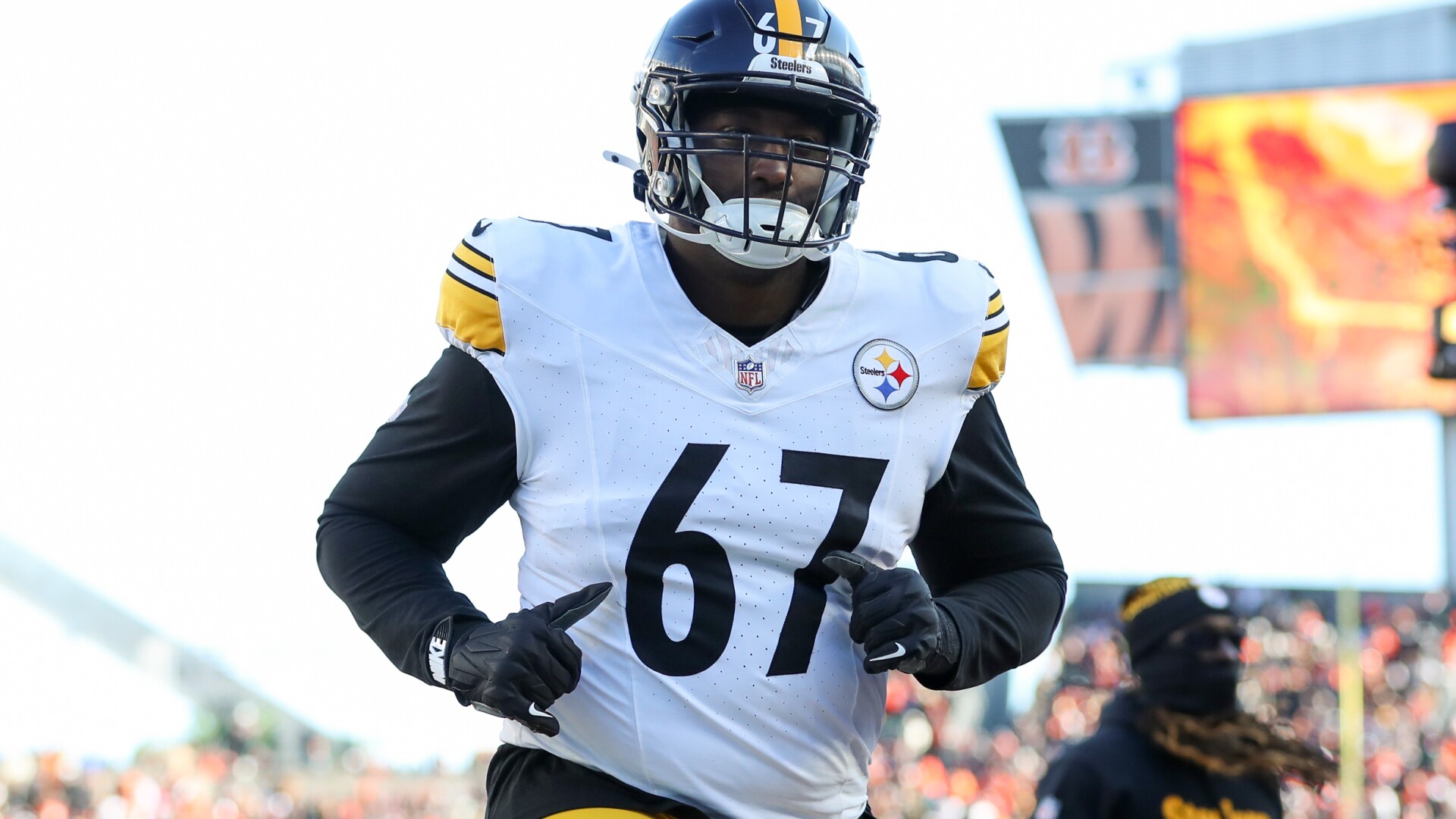 Steelers sign OT Calvin Anderson to two-year deal