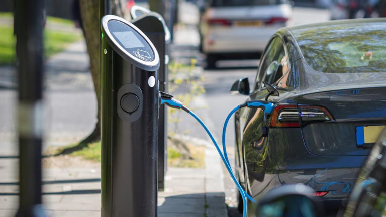 New car sales jump 12.4% in March 2025, SMMT reports