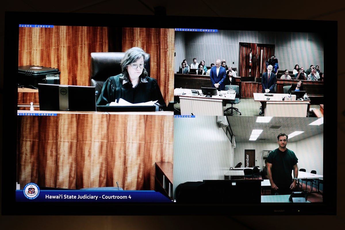 Hawaii doctor accused of trying to kill his wife on hiking trail pleads ...