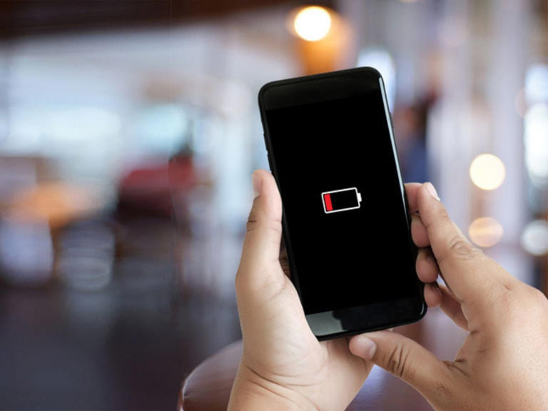 ¿Cuál es el botón que duplica la batería de tu celular y cómo puedes activarlo?