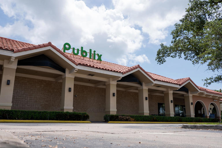 Publix at Promenade Plaza in Palm Beach Gardens has an open date