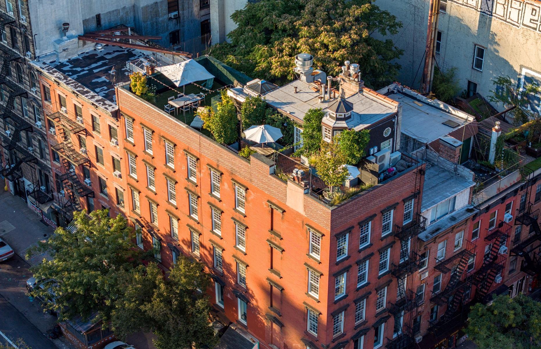 10 incredible hidden rooftop homes around the world