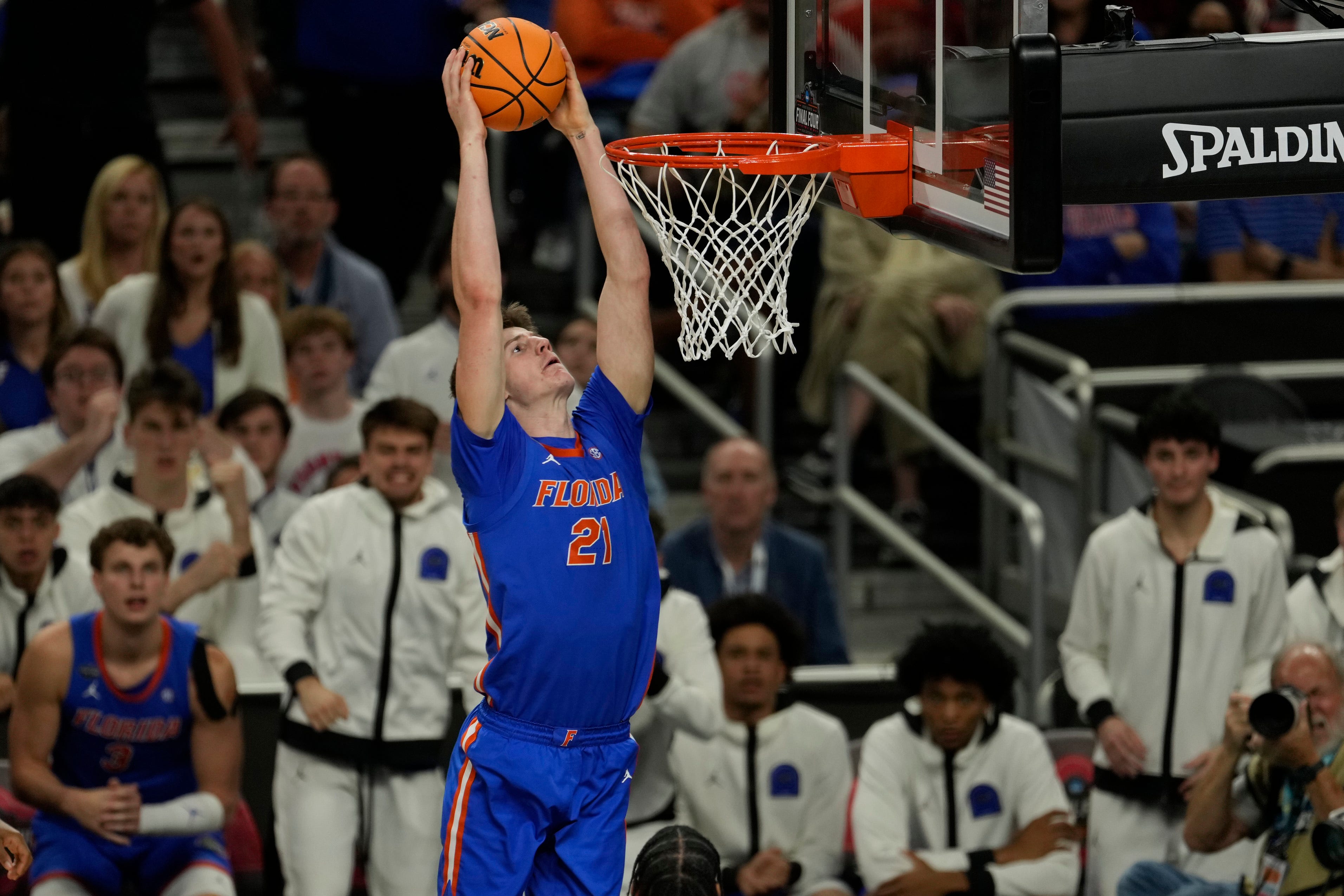 Florida basketball's Alex Condon will test the NBA draft waters ...