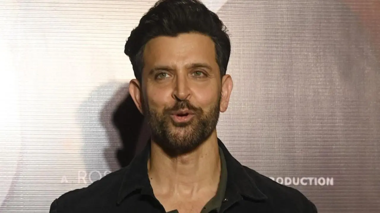 Hrithik Roshan fan pays Rs 1.2 lakh to meet him, actor refuses pic