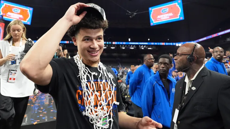 Walter Clayton Jr. shouts out 'mama', poses with girlfriend & daughter ...