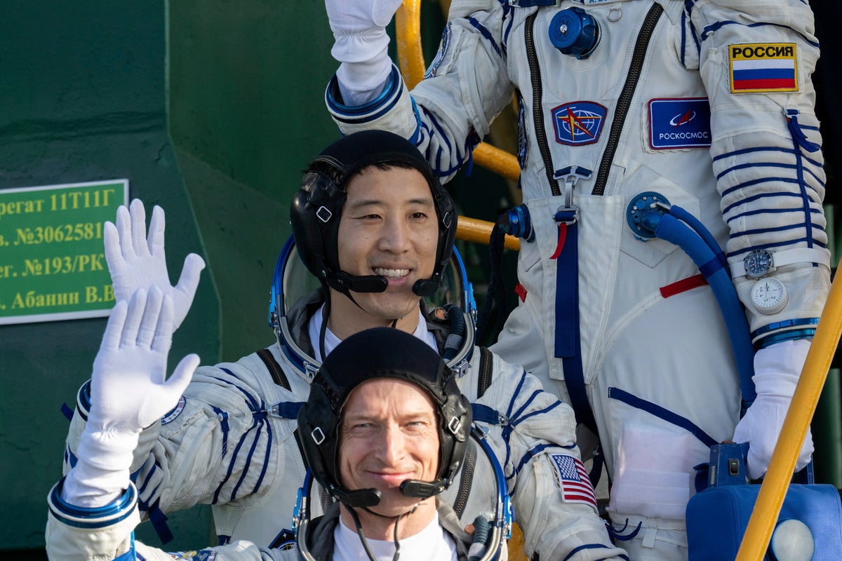 A US-Russian crew of 3 launches to the International Space Station