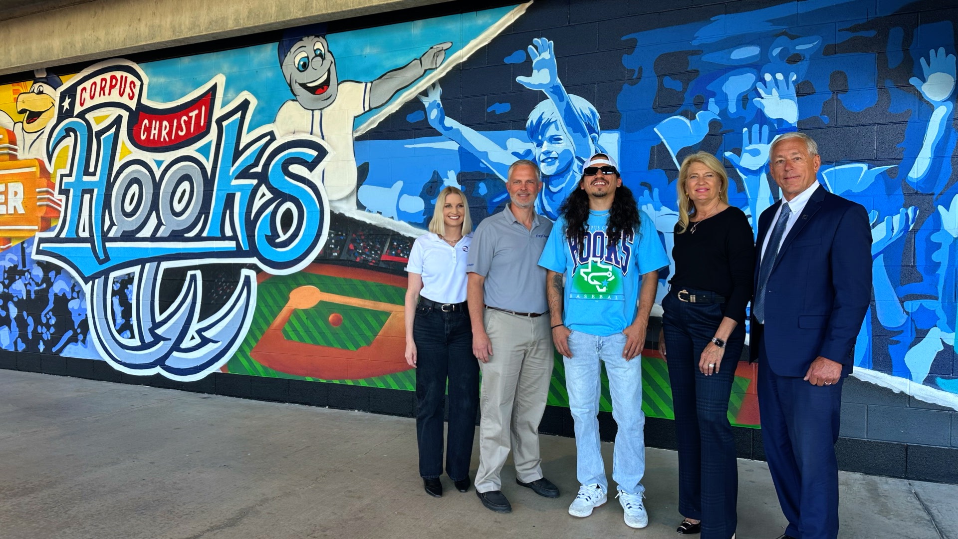 Hooks' history memorialized in 20th anniversary mural