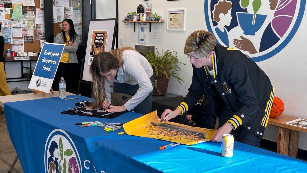 Iowa WBB Coach Jan Jensen & WNBA's Kate Martin meet fans, help gather ...