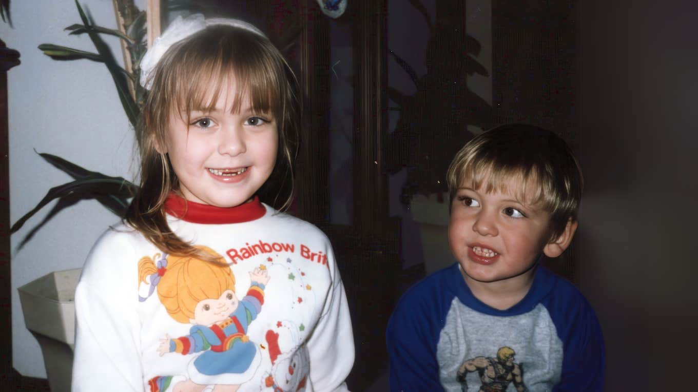 11 Signs You Grew Up With A Little Brother And Your Life Is (Mostly ...