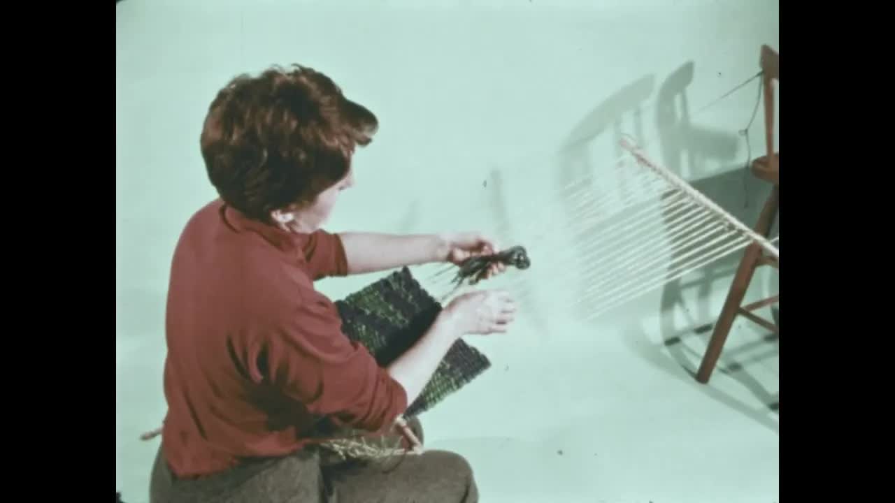 Backstrap Loom Weaving: Warp Threads & Weft Yarn Techniques