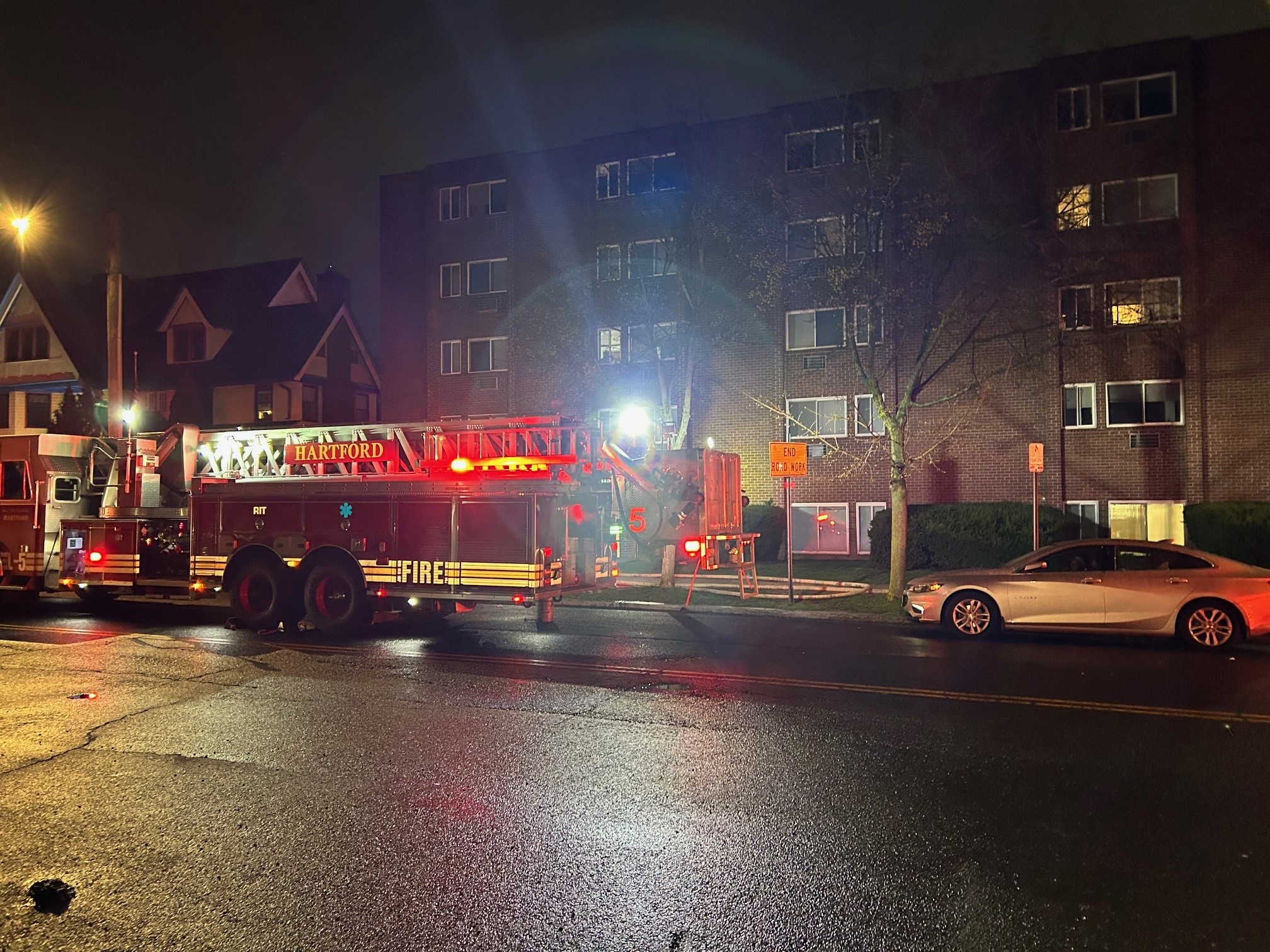 Person found dead in fire at Hartford apartment building