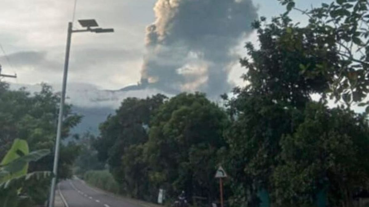 Vulkan Kanlaon explodiert: 4.000 Meter hohe Aschesäule und giftige Gase