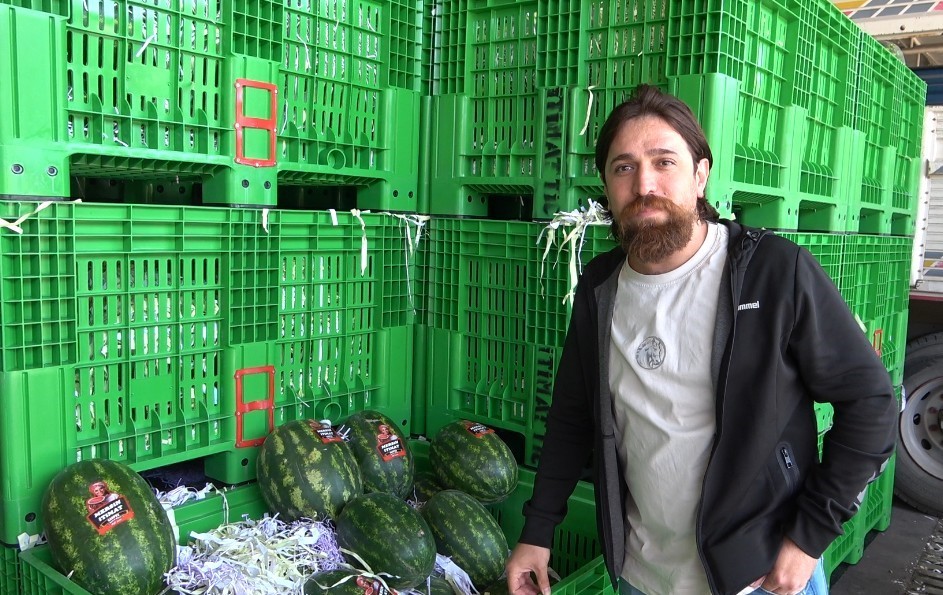 Halden 700 kilo karpuz çalındı: O anlar kamerada