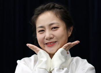 TV host and comedian Park Na-rae home robbed, agency says