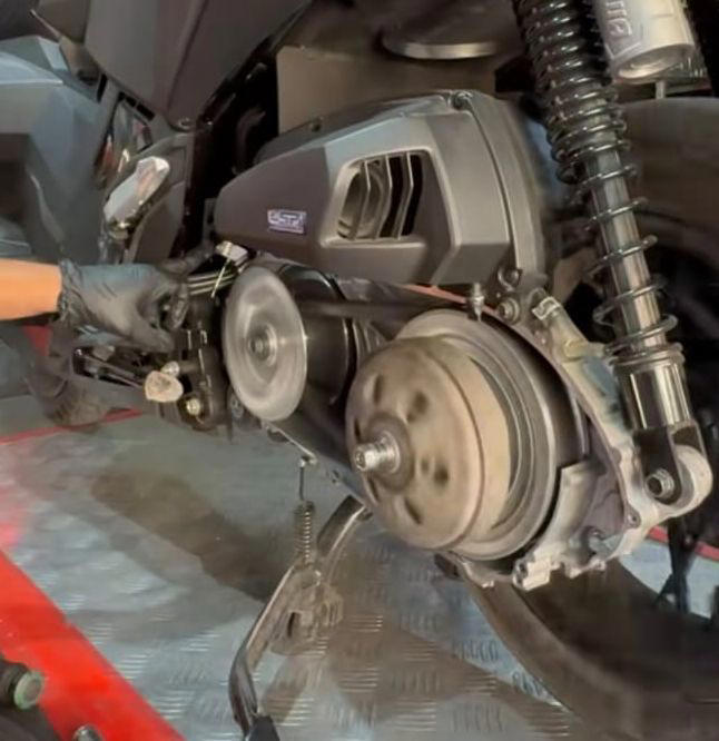 Jangan Kaget! Ternyata Komponen CVT Honda ADV 350 Segede Ini