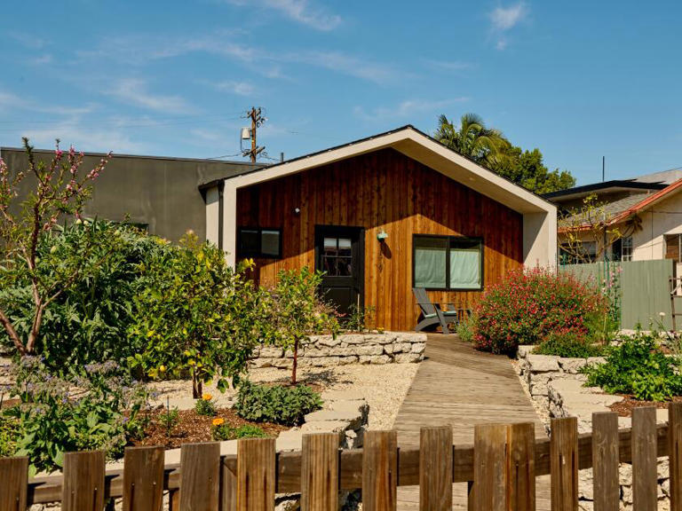 Bountiful veggies or fragrant native plants? Here's how to get a dreamy ...