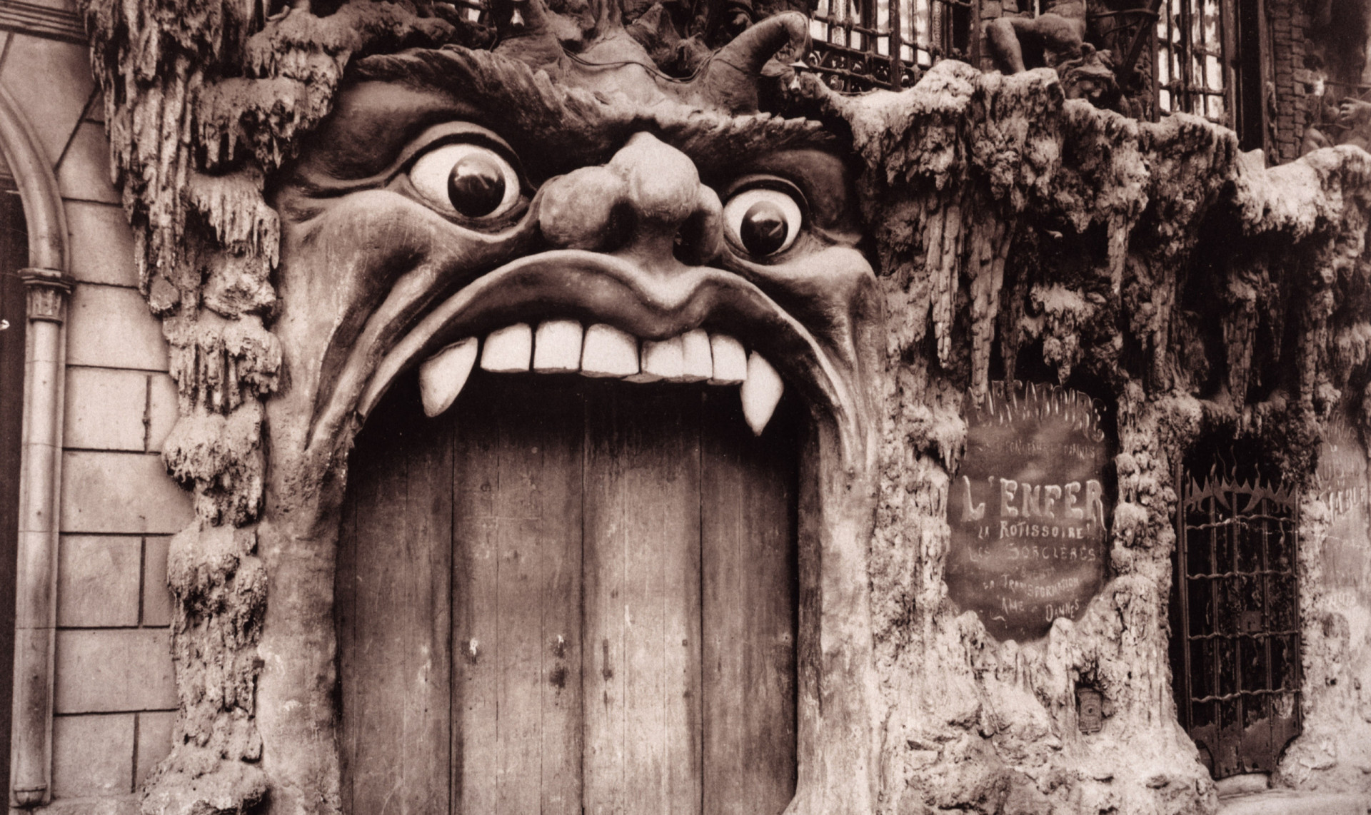 Old architectural wonders that were destroyed