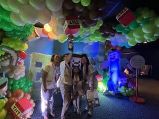 Minecraft fans experience a pixel-perfect premiere of “A Minecraft ...