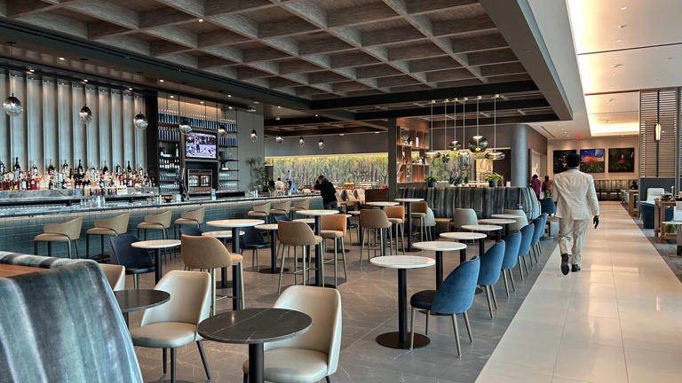 Delta unveils spacious new Sky Club at ATL