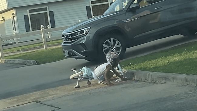 Hilarious Moment Little Girl Bumps Head on Sidewalk to Test Helmet