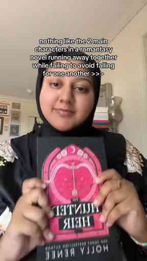 The Hunted Heir by Holly Renee—See You at Apollycon!