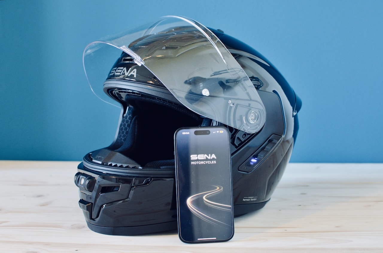 Prova SENA Phantom: Quando Sicurezza e Connettività si fondono in un ...