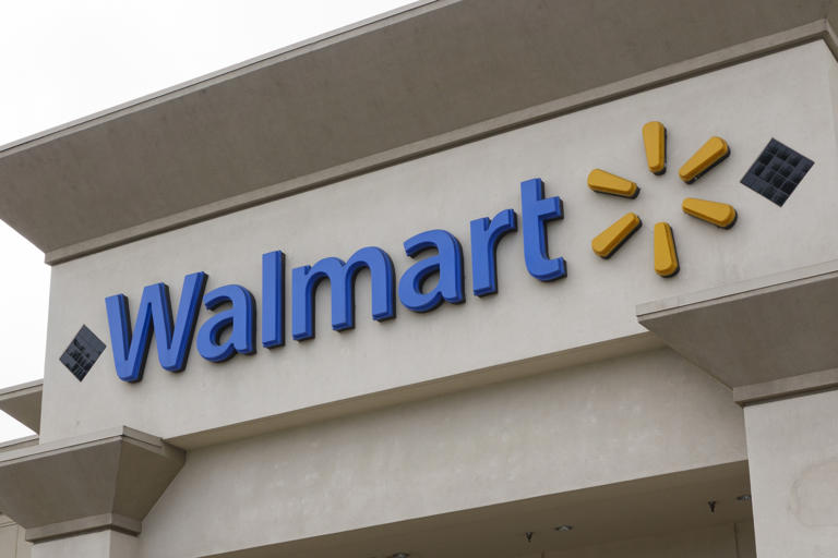 Walmart Boycott Update—Blackout Organizer Tells Protesters 'Hold the Line'