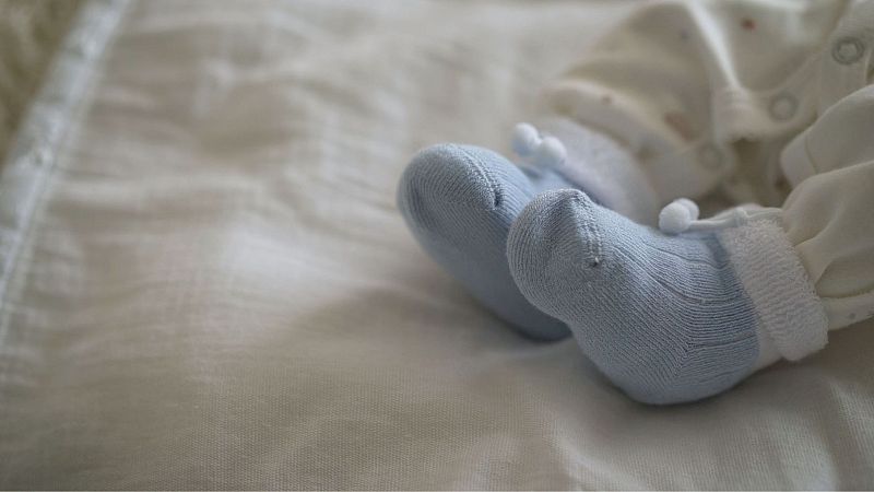 Woman born without a viable uterus gives birth after UK’s first womb ...