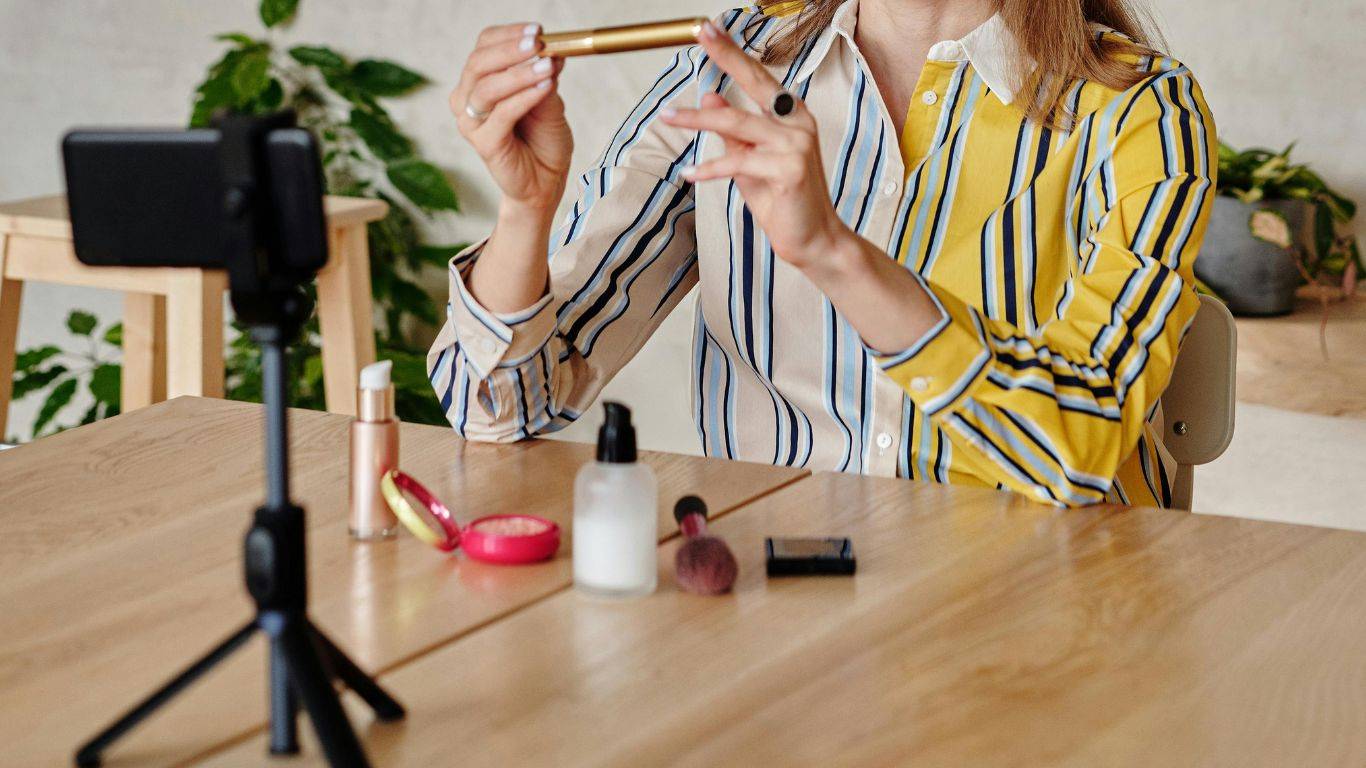 YouTubers, influencers earning income from paid reviews must declare ...