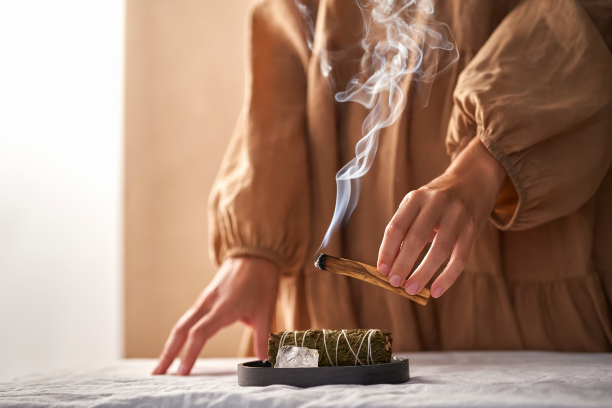 What is Smudging, and How Do You Do It?