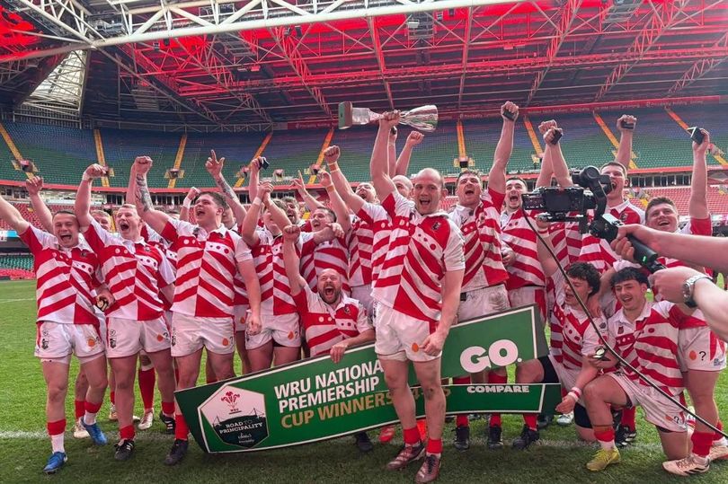 Welsh rugby team given guard of honour as fans flock to club in late ...