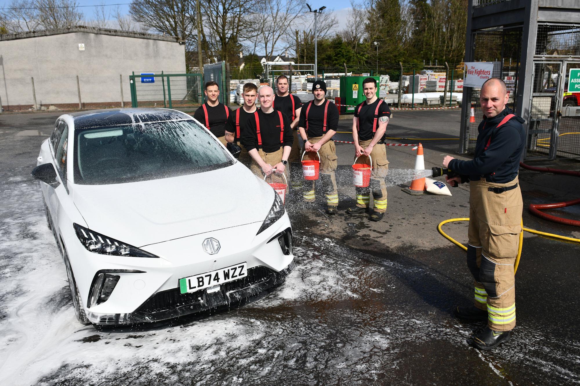 In pictures: Sun shines on Larbert firefighters' charity car wash