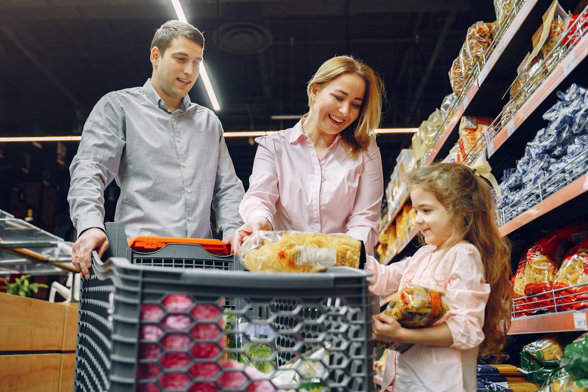 10 Smart Hacks to Lower Those Infinite Grocery Bills
