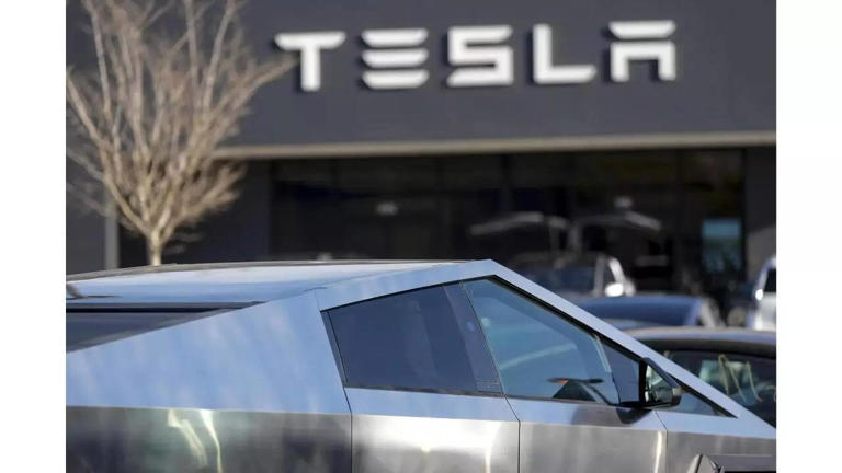Tesla halts trade-ins for its own cars as Cybertrucks reportedly pile ...