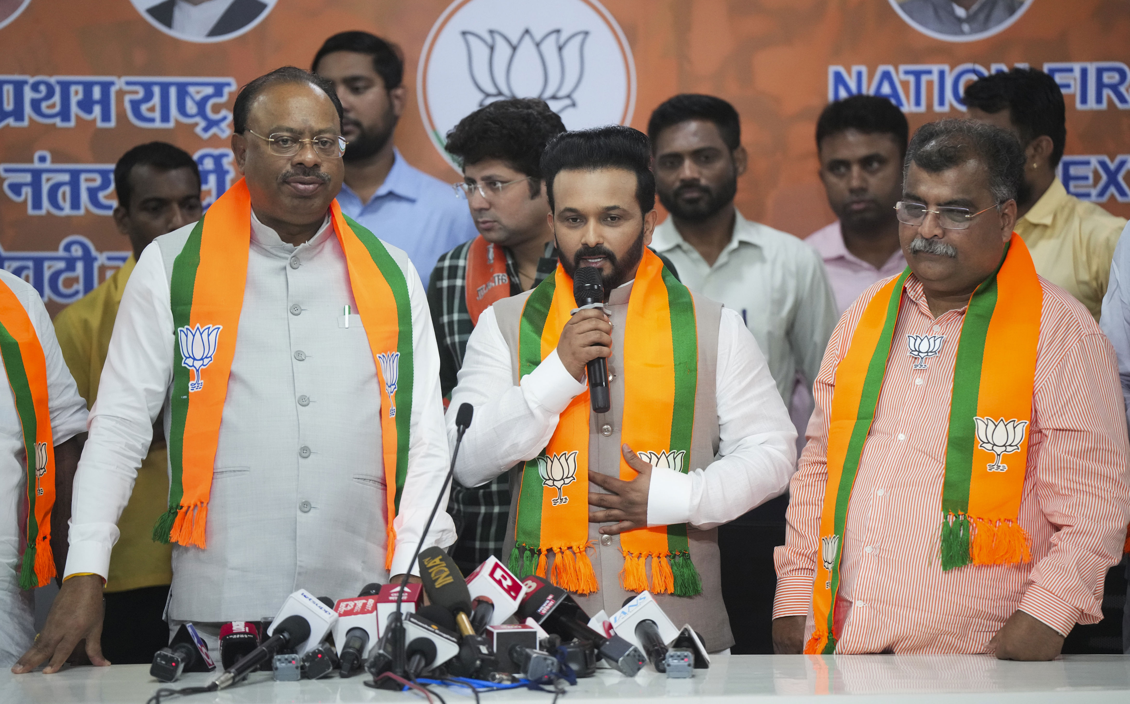 Cricketer Kedar Jadhav joins BJP