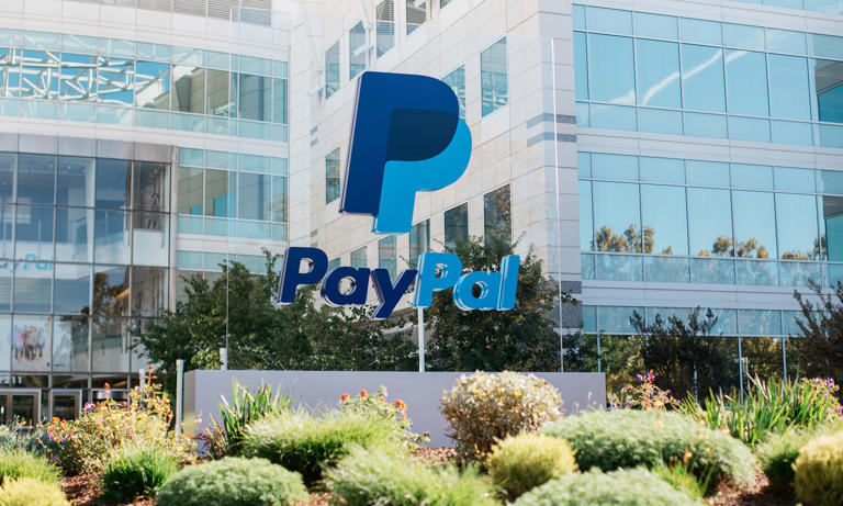 Should Investors Buy PayPal Stock Right Now?