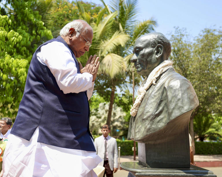 Ahmedabad Congress session: Kharge reignites battle over Sardar Patel's ...