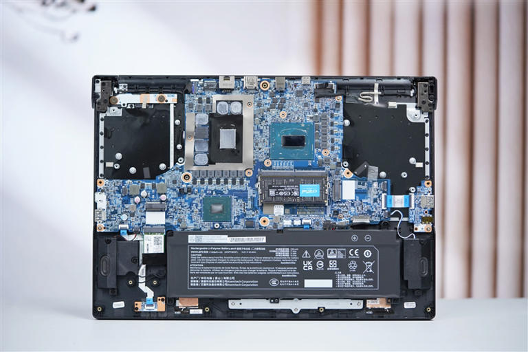 7999元的i9-13900HX + RTX 5070 Ti游戏本你会买吗！七彩虹隐星P16 Pro笔记本首发评测