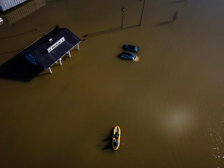 Kentucky leaders hold briefing amid 5 deaths, ongoing flood recovery