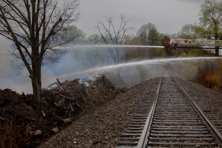 Incredible pictures show massive mulch fire in western North Carolina