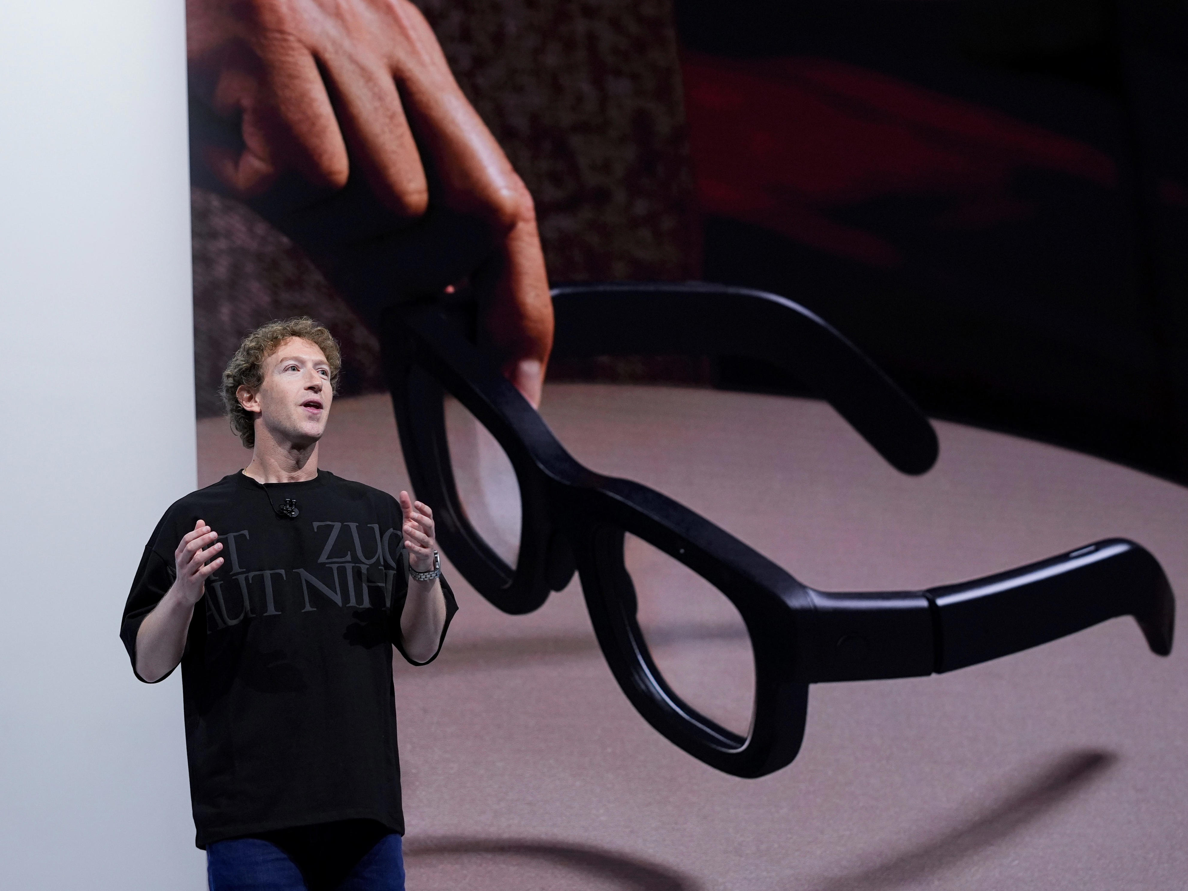 Face computers are face-planting