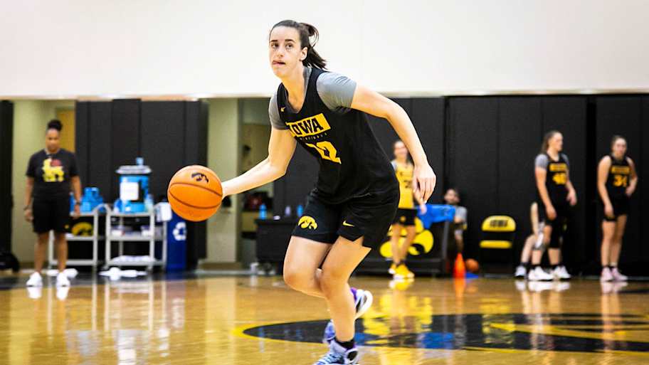 Resurfaced Video of Caitlin Clark Dominating vs. Iowa Men's Practice ...