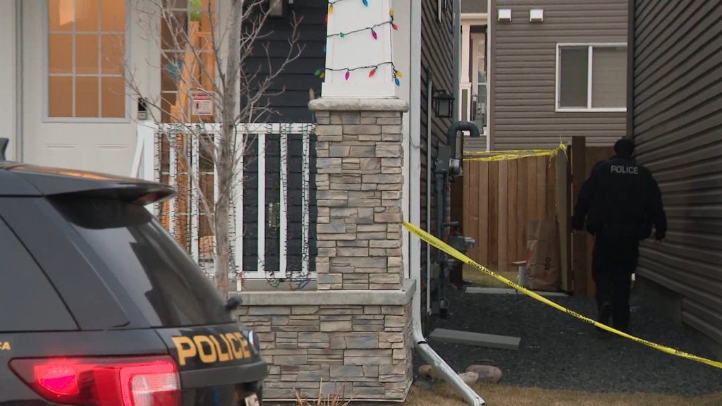 Calgary police homicide unit investigates death of man in the northwest