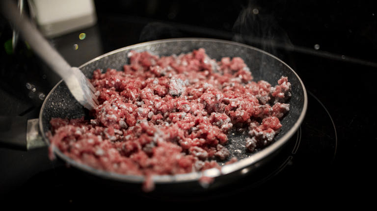 It's Time To Start Adding Baking Soda To Your Ground Beef