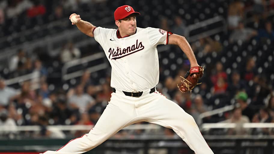 Nationals Dave Martinez Has Discouraging Update on Key Relief Pitcher ...