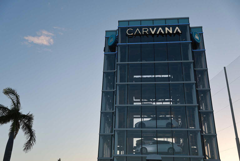 Carvana plans Phoenix, AZ auction and reconditioning megasite